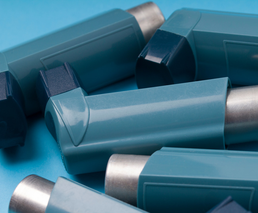 Asthma puffer sales up against bushfire smoke threat